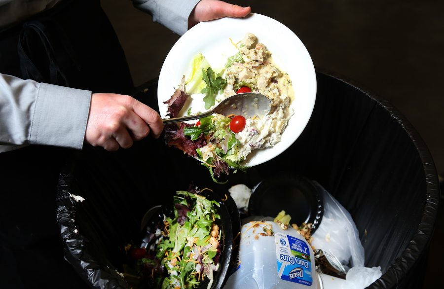 How restaurants and takeaways are tackling our food waste issue – KAMI*